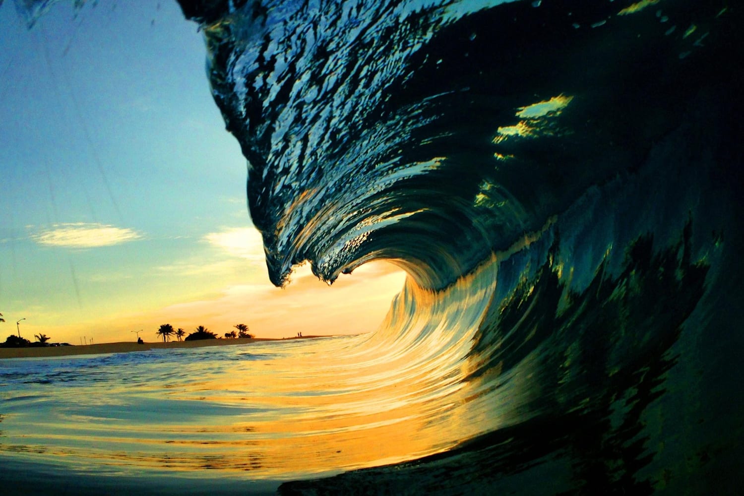 Zak Noyle: Meet the Hawaiian surf photographer