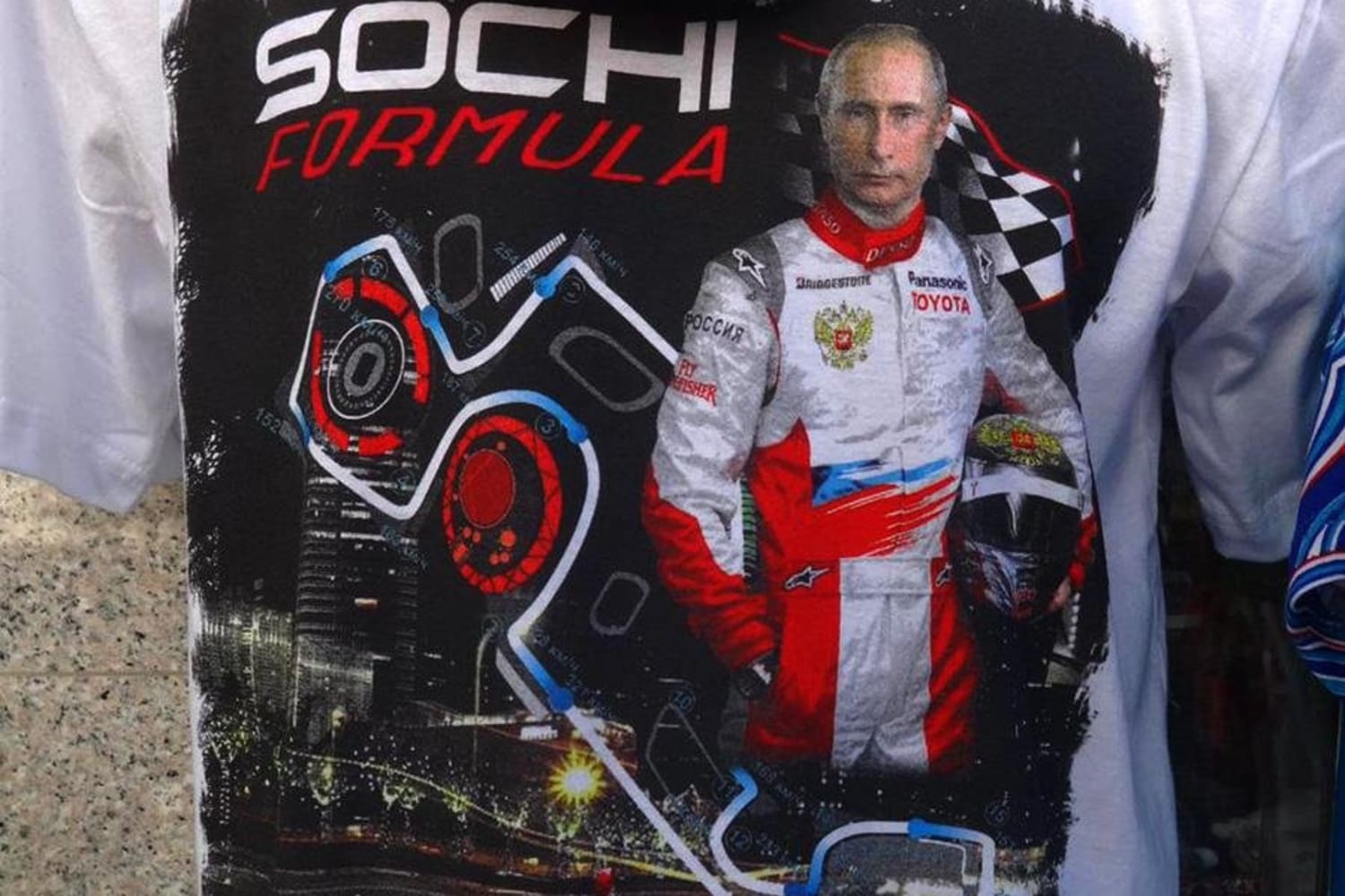 Putin vira piloto de F1 em merchandise russo