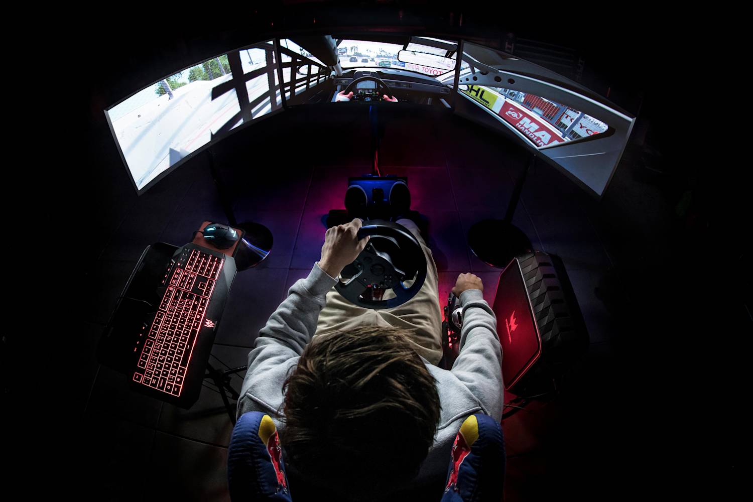 Acer Predator Z35 racing specs | Red Bull Games