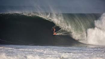 Jamie O’Brien haciendo surf en México