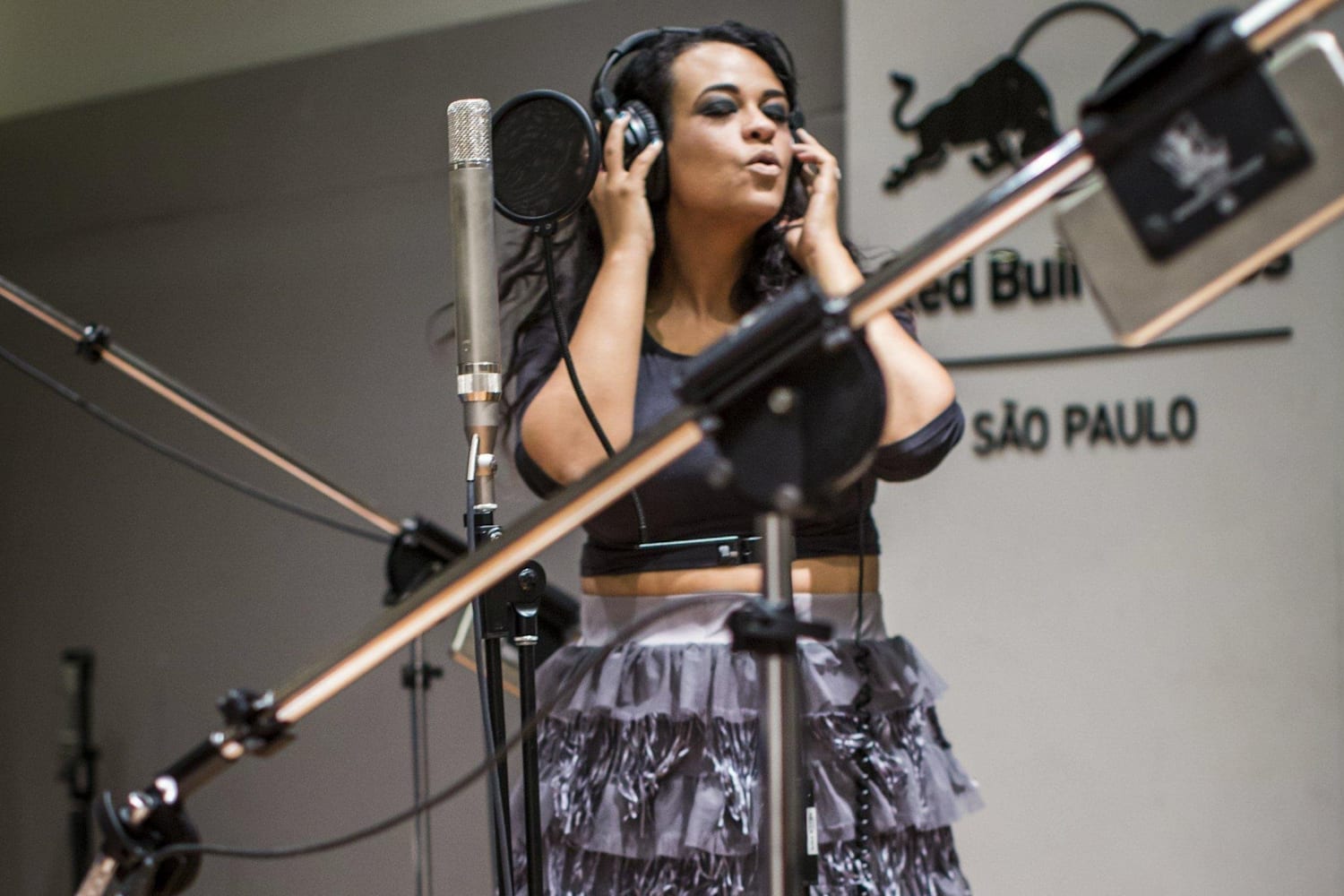 Exclusive session from Brazilian singer Tulipa Ruiz
