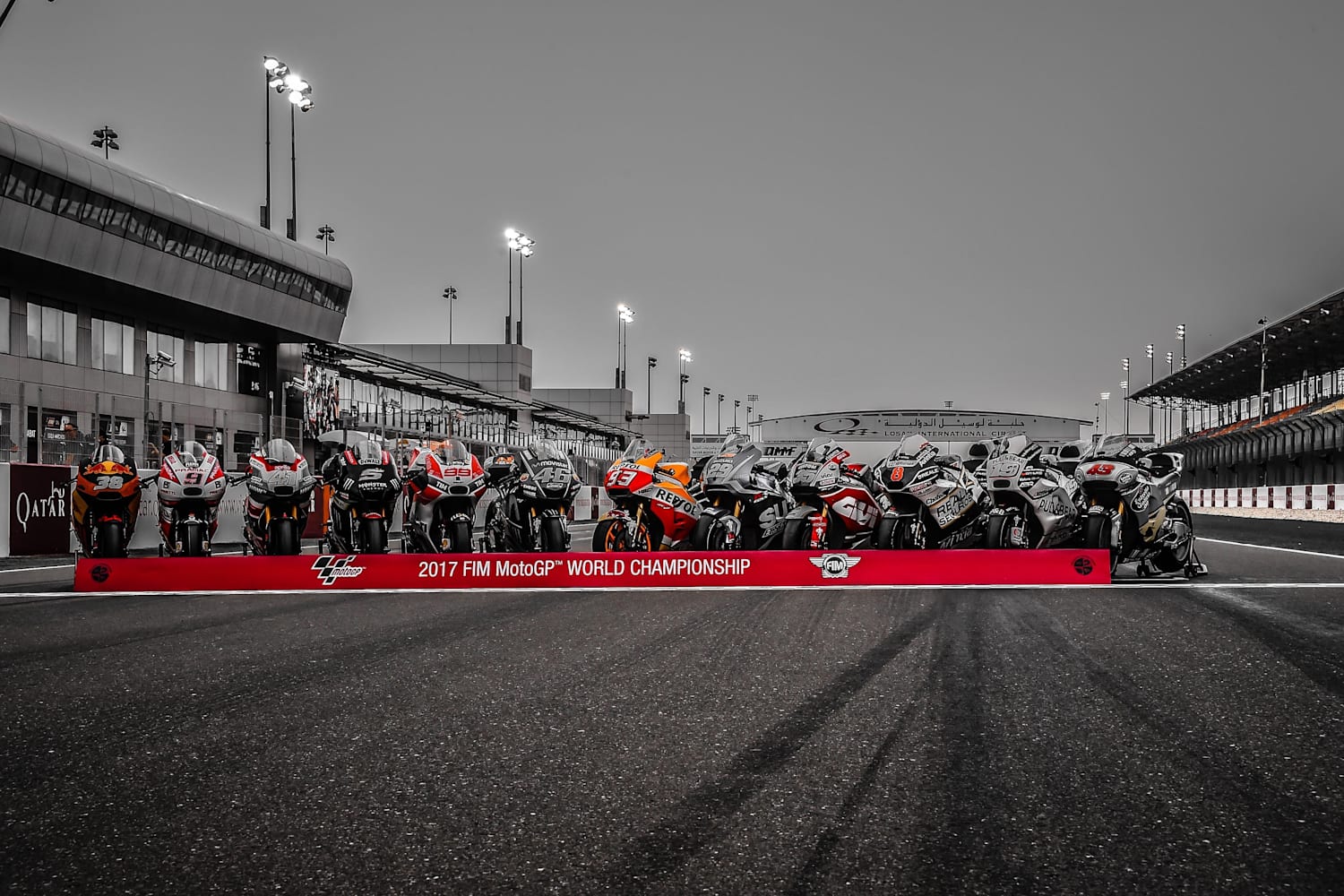 MotoGP night photos from Qatar ++images++