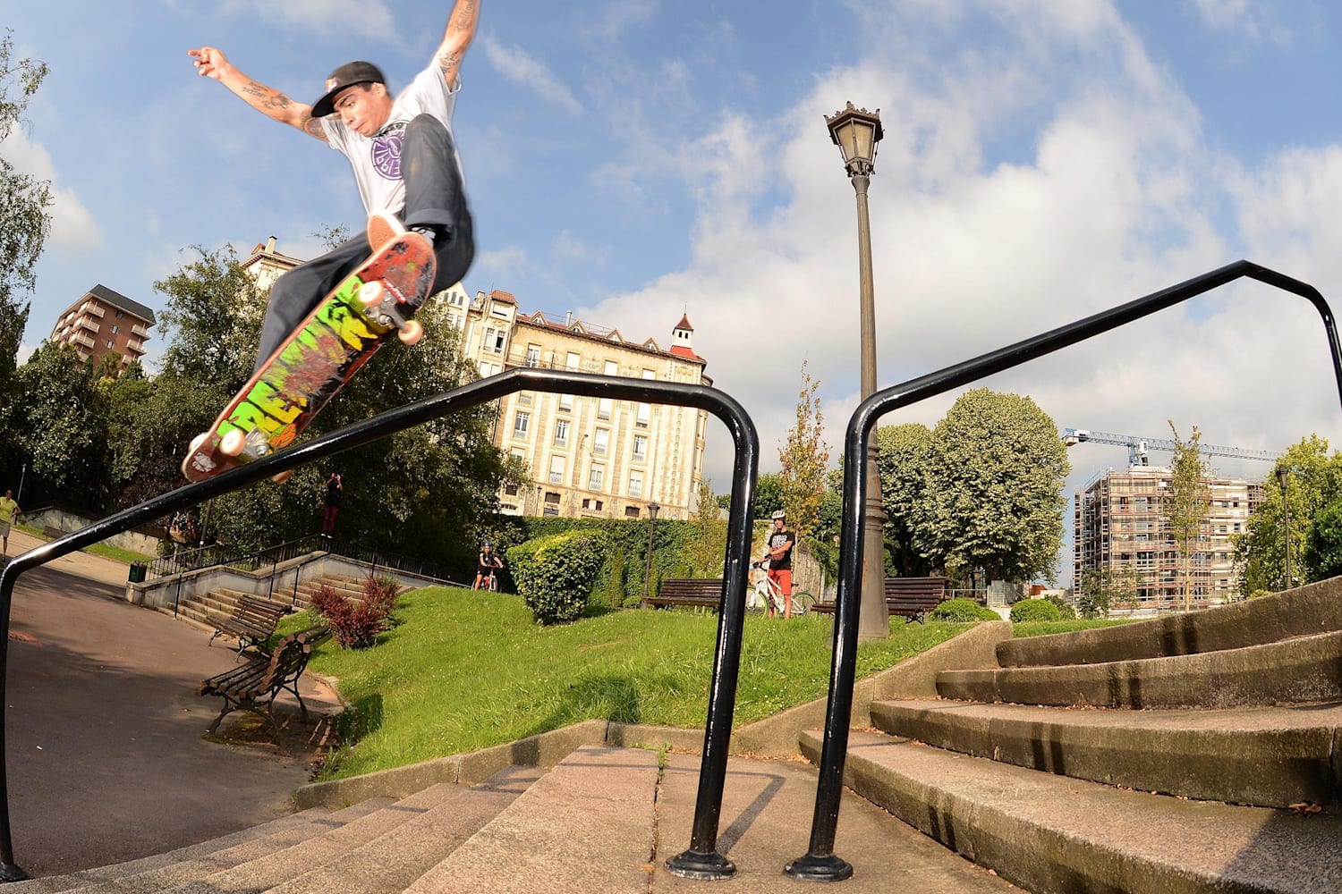 Video final: Skatistas latinos destróem o País Basco