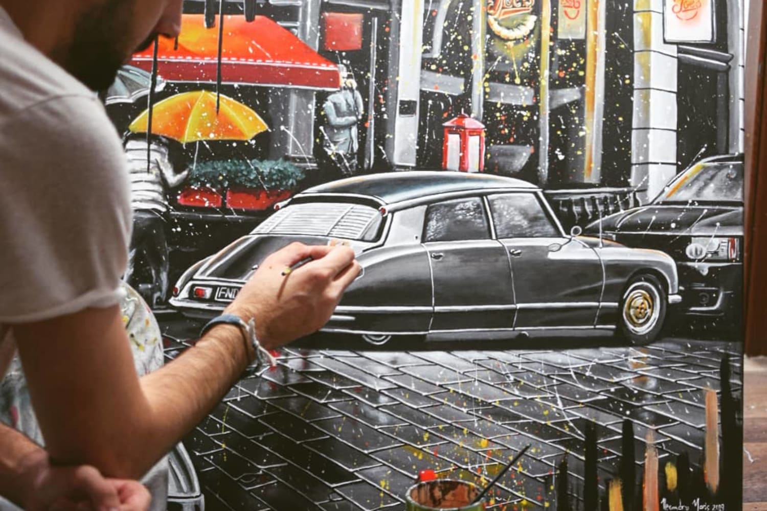 Alex Mariș e un artist care recreează mașini