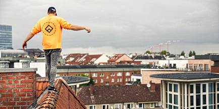 Jason Paul's Wild Phone Chase: Freerunning in Hamburg