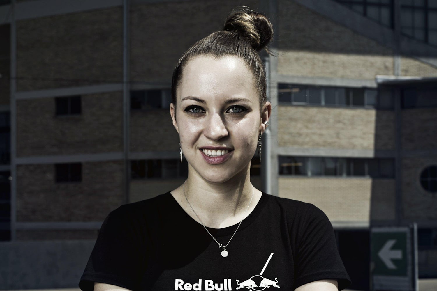Red Bull Flying Illusion: Potrait de la danseuse Kalli