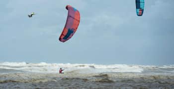 Red Bull Megaloop 2019: kiteboarding highlights