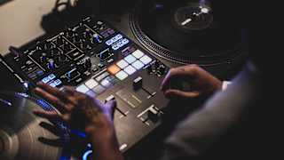 Red Bull 3Style: play with music at home