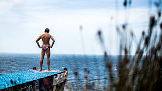 Deep Dive S1 E5: Dive Varianten – Cliff Diving Video