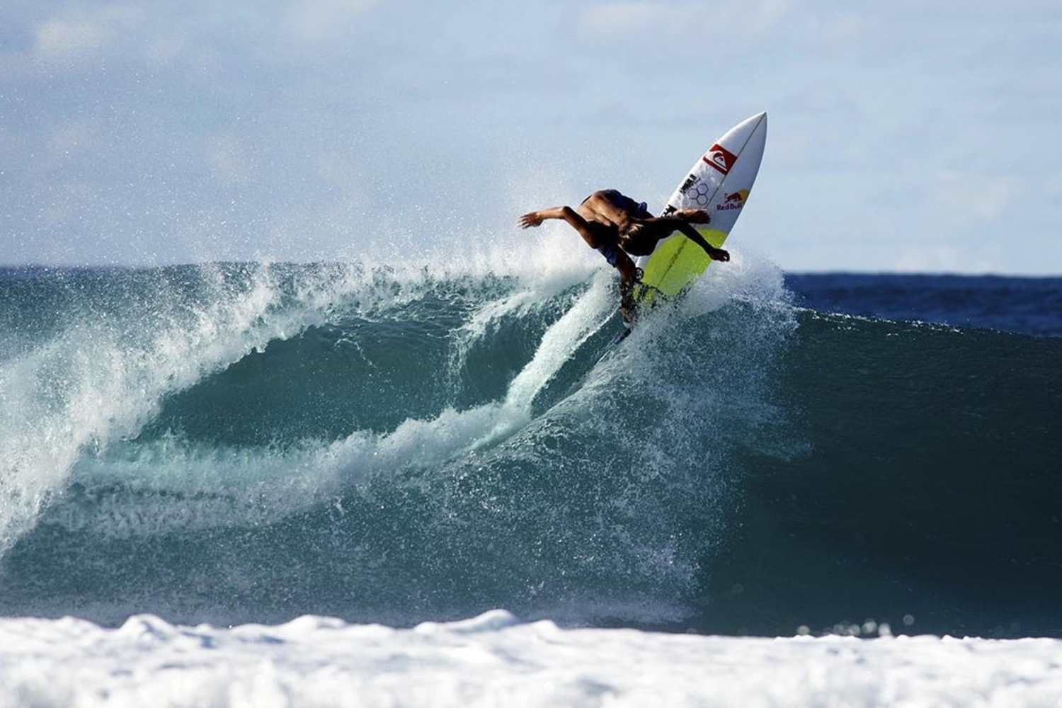 Leo Fioravanti Kanoa Igarashi surfing *video* Red Bull