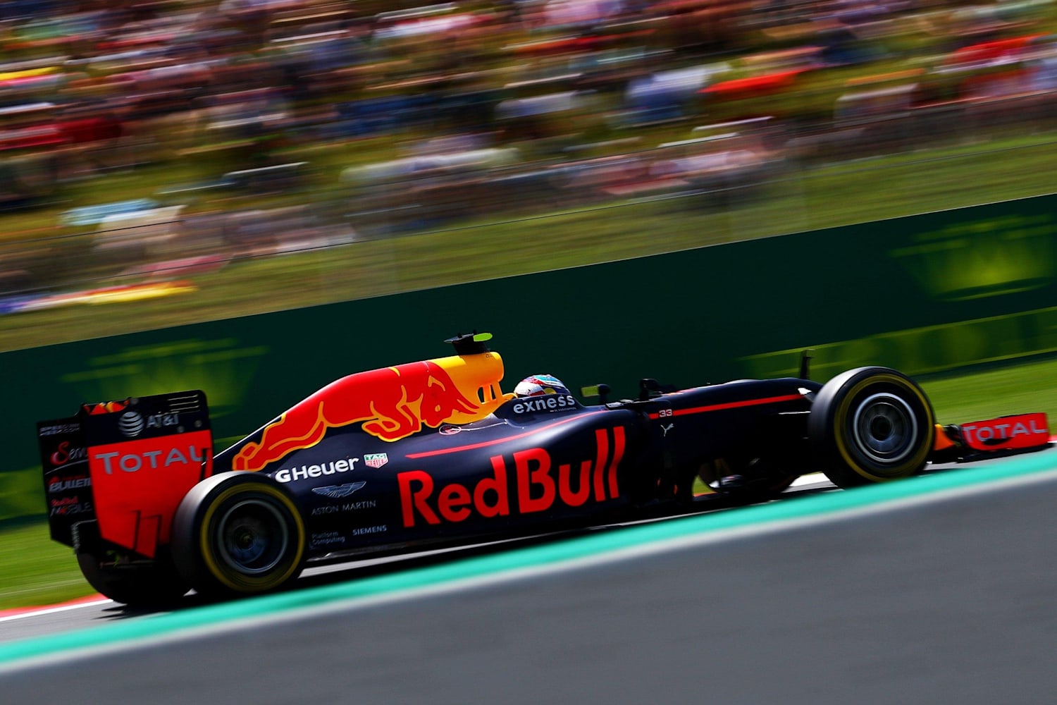 Formula One: How a turbo charged engine works *Video*