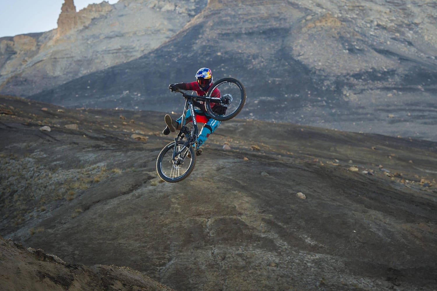 En VTT dans l'Arctique dans North of Nightfall ! Vidéo