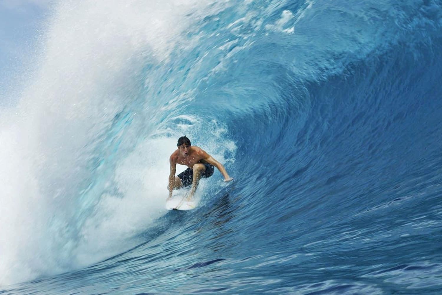 Sessions: Mick Fanning Leo Fioravanti Surf Fiji +video+