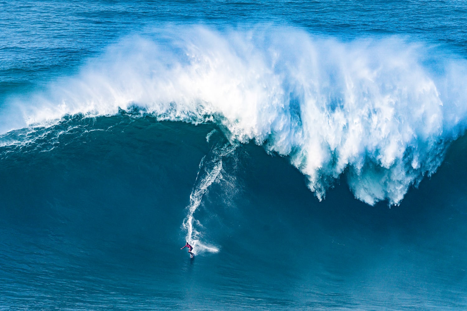 Life of Kai S1 E4: Kai Lenny surfing Gigantes – video
