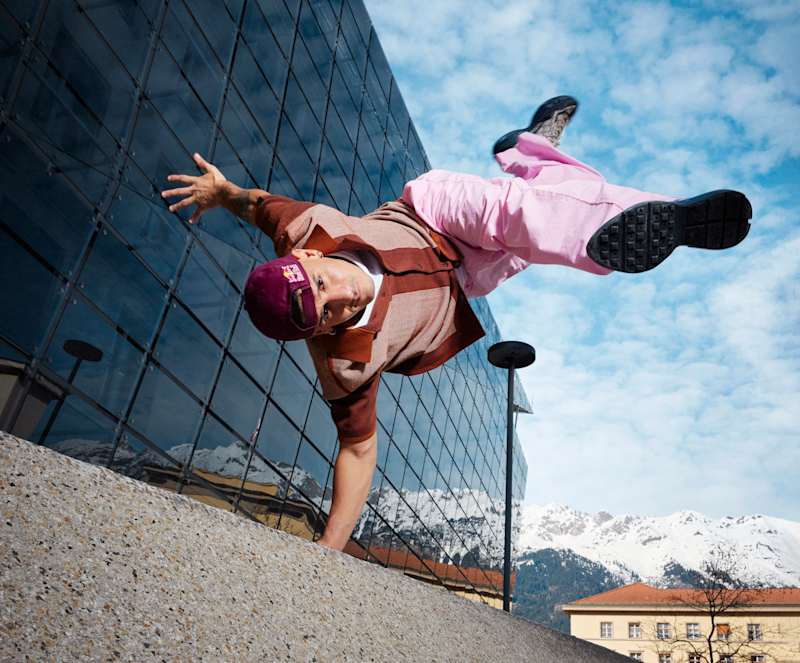 bboy junior leg problem