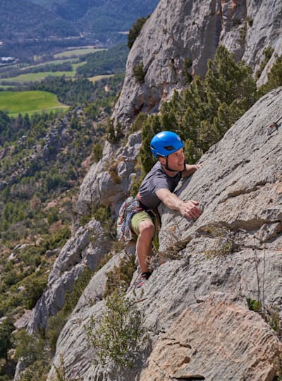 Guide: How to take your indoor climbing outdoors 8 tips