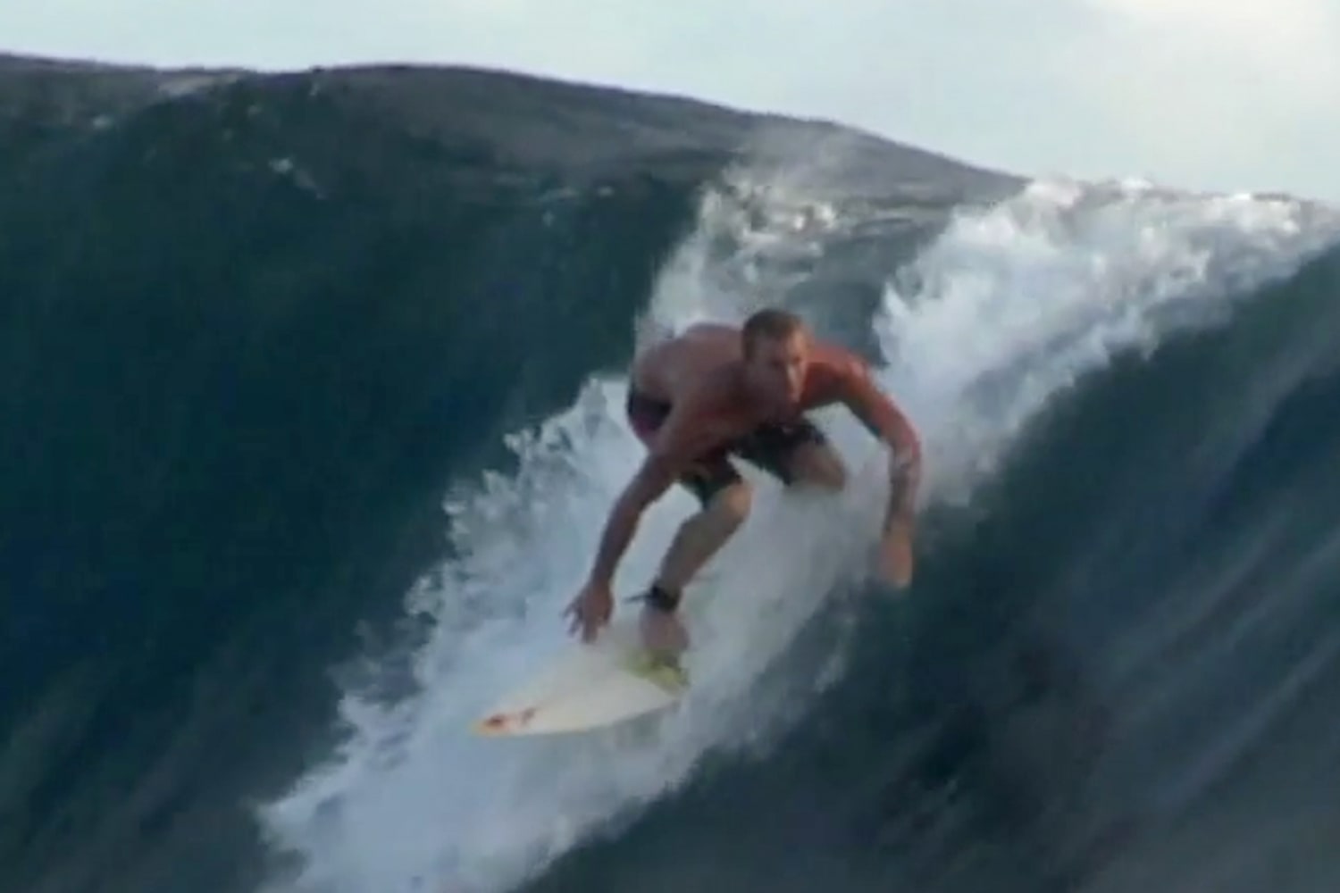 Switch Stance Surfing: Jamie O'Brien fährt Switch