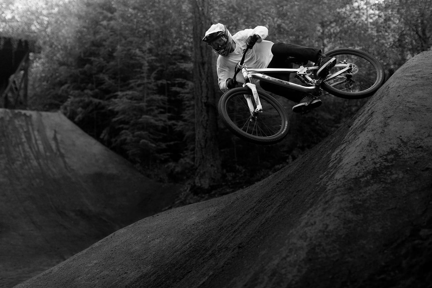 Brandon Semenuk and Rupert Walker new video Aim