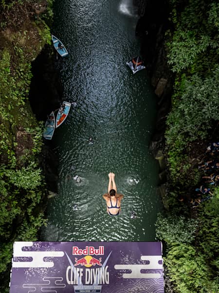 Red Bull Cliff Diving: Dean Treml photographer blog