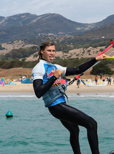 Descubre 20 cosas sobre el kitesurfista Liam Whaley