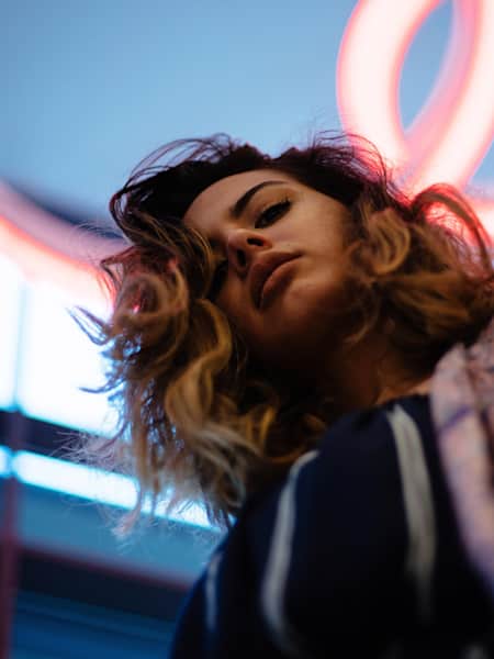 Meet Omani-American singer-songwriter Emaan Zadjali