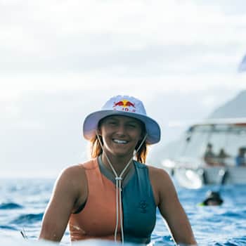 Molly Picklum: Surfing – Red Bull Athlete Profile