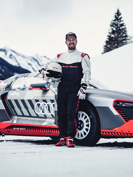Marcel Hirscher Audi S1 Hoonitronnal száguldott a jégen