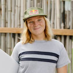 Caity Simmers makes history winning 2024 world surfing title