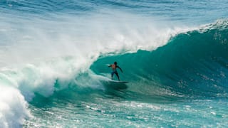 Surf au World Tour sur le spot d'Uluwatu, Bali en vidéo