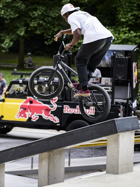 Courage Adams BMX Street dla ekipy Vans