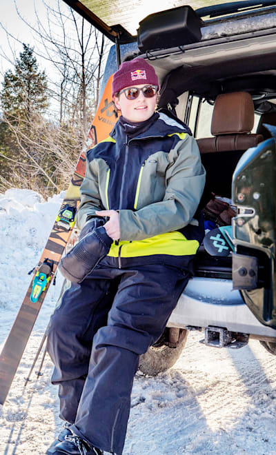 Hunter Henderson: Freeskiing – Red Bull Athlete Profile