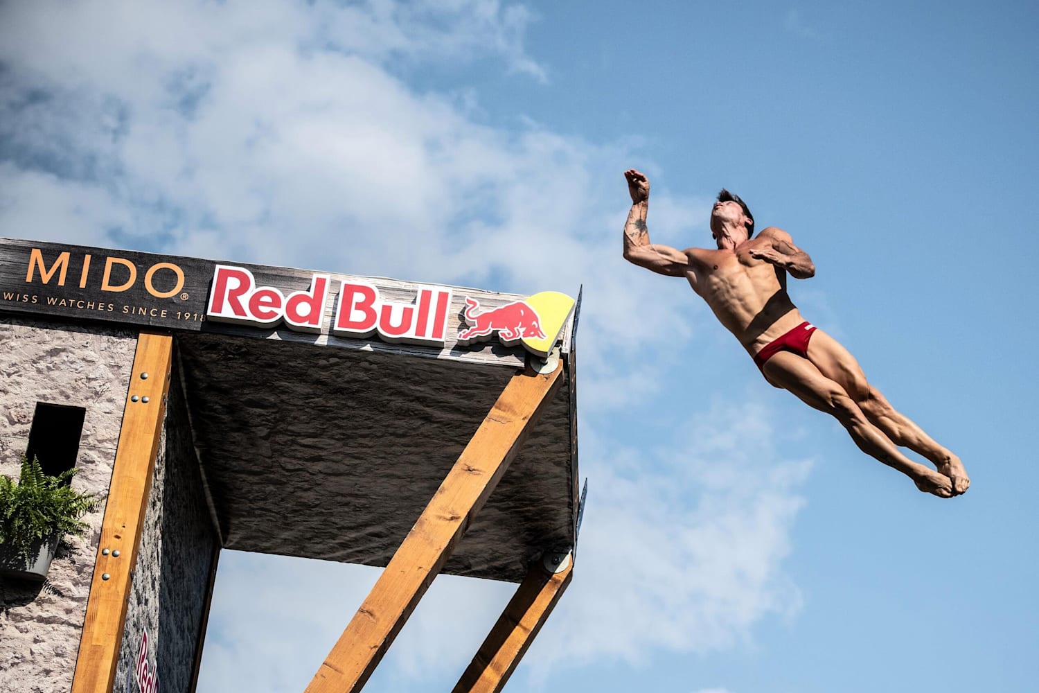 Constantin Popovici au Red Bull Cliff Diving à Mostar