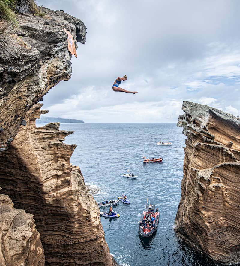 cliff diving accident
