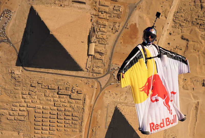 Basejumpen Red Bull The First Ever Wake Skate Base Jump