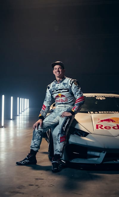 'Mad' Mike Whiddett: Drifting ++Official Athlete Page++