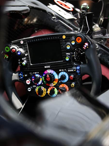 Volant d'une F1 : comment ça fonctionne ? Tout savoir