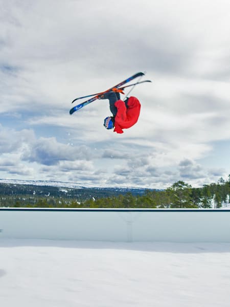 Jesper Tjäder "Unrailistic" Freeski