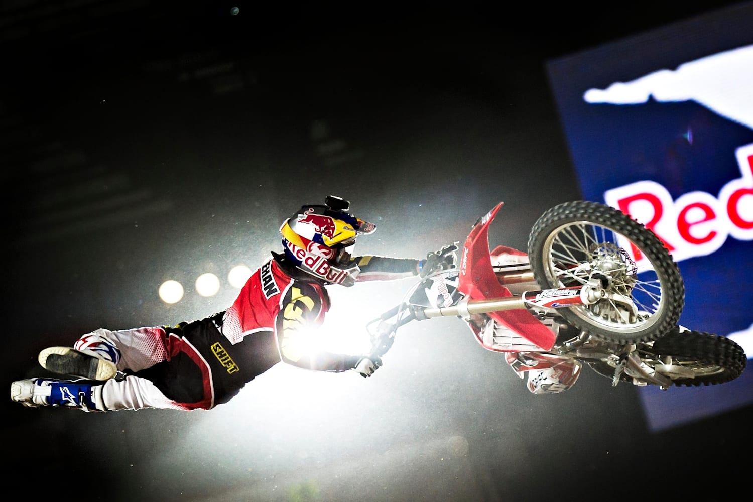 Preview video of Red Bull X-Fighters, Mexico City