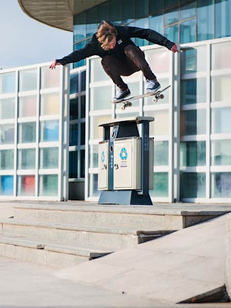 Skateboarding Kashgar ++video++ Silky Way | Red Bull