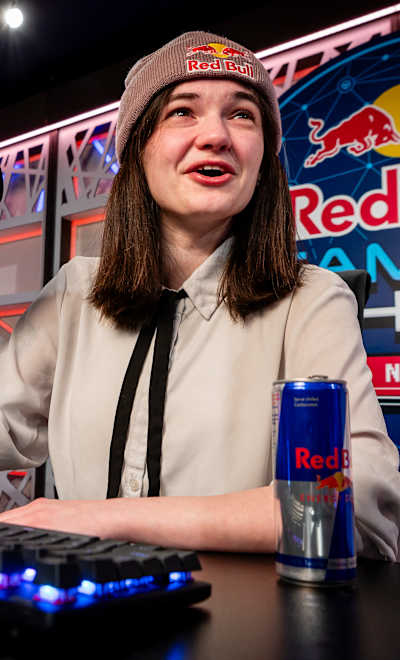 Aimee 'Aimsey' Davies: Streamer – Red Bull Athlete Profile