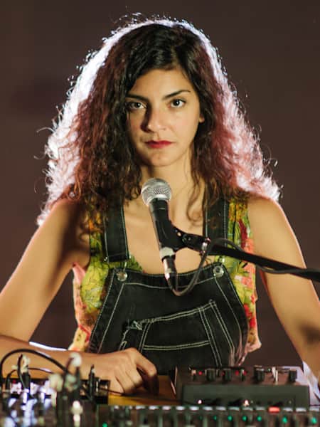 Watch Brazil synth-pop artist Érica Alves perform live