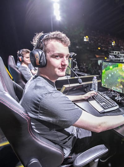 Wickd on how to be a pro gamer | Red Bull Esports