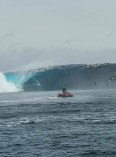 Ramón Navarro surfea la ola más grande en Fiji