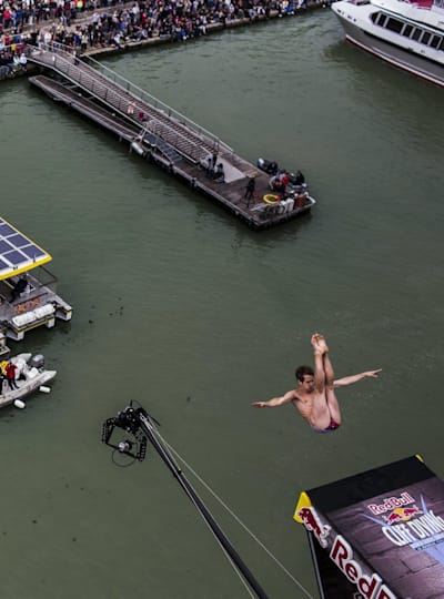 Gary Hunt siegt beim Red Bull Cliff Diving La Rochelle
