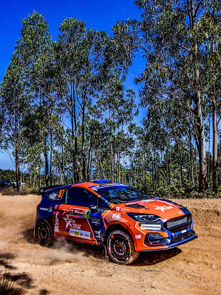 Gill masters mayhem to lead Junior WRC in Portugal