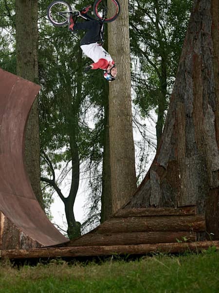 Teaser Video: BMX Ramps Action from Dark Woods