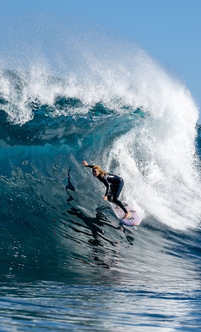Caitlin Simmers: Surfing – Red Bull Athlete Profile