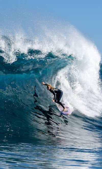 Caitlin Simmers: Surfing – Red Bull Athlete Profile