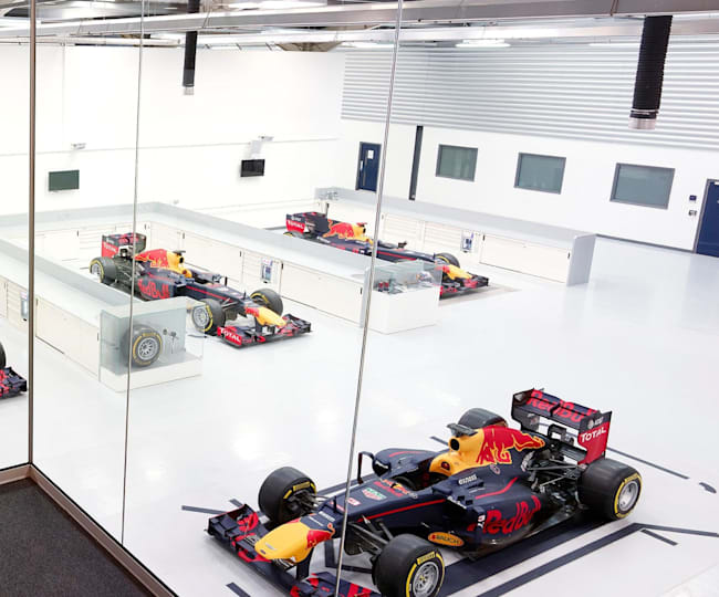 Formula One: Red Bull Racing RB13 – Factory Tour Video
