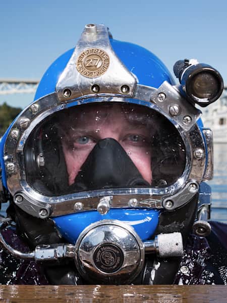 Industrial diving: What it's like to work underwater
